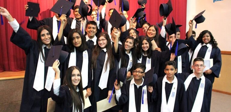Detalles para graduados de secundaria: Honrando el logro